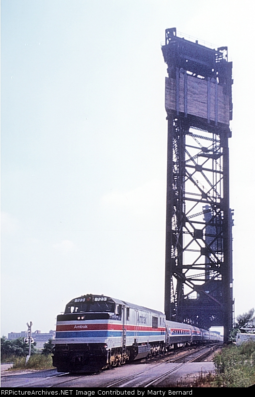 AMTK 723 at S. Lumber Street Crossing the ex-PRR Chicago River South Branch Bridge